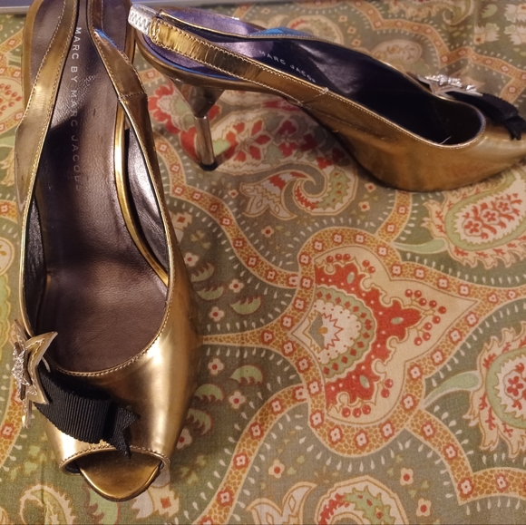 Marc Jacobs | Shoes | Marc Jacobs 7 375 Italian Silver Stilettos Heels ...